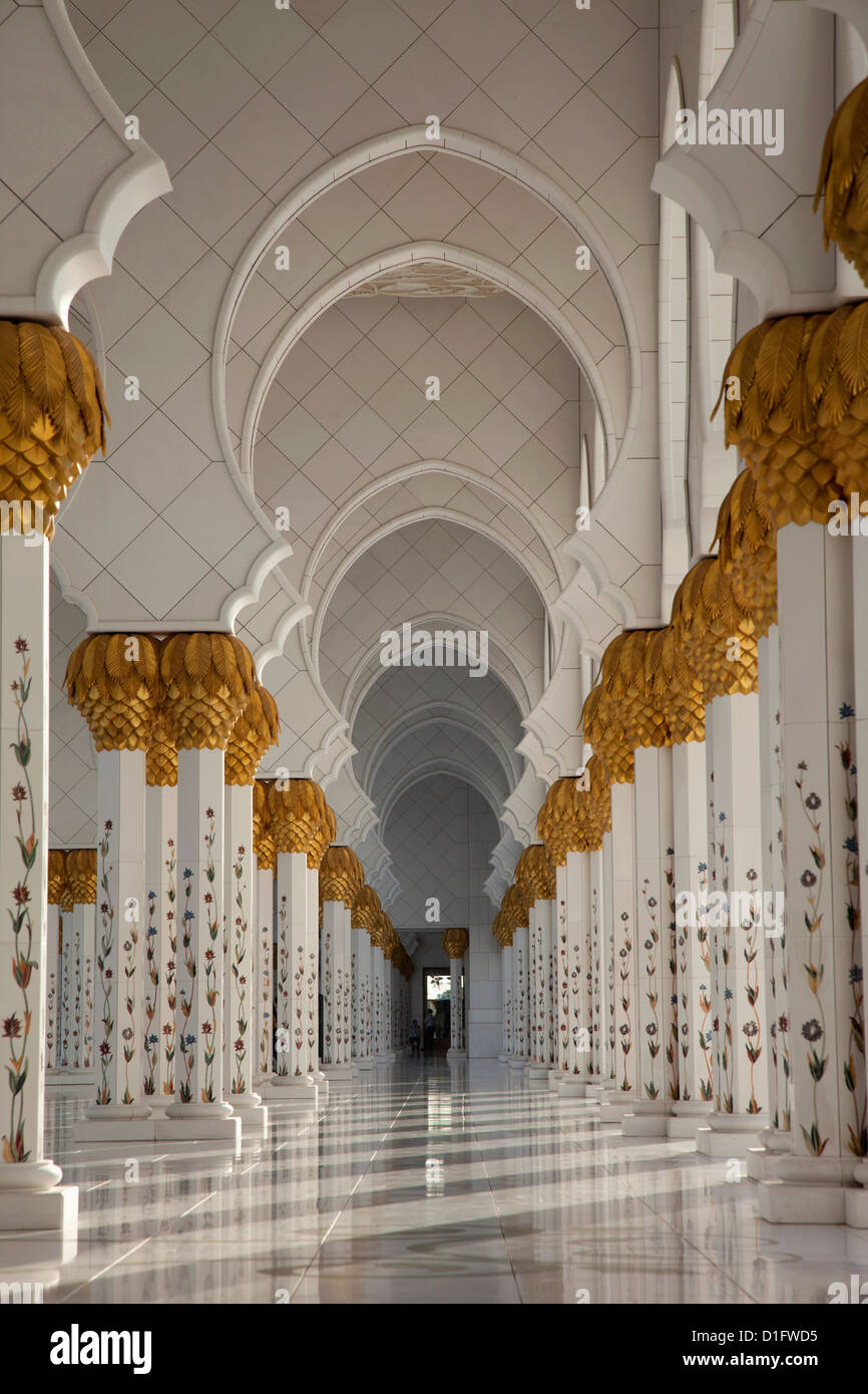 Sheikh zayed hi-res stock photography and images - Alamy