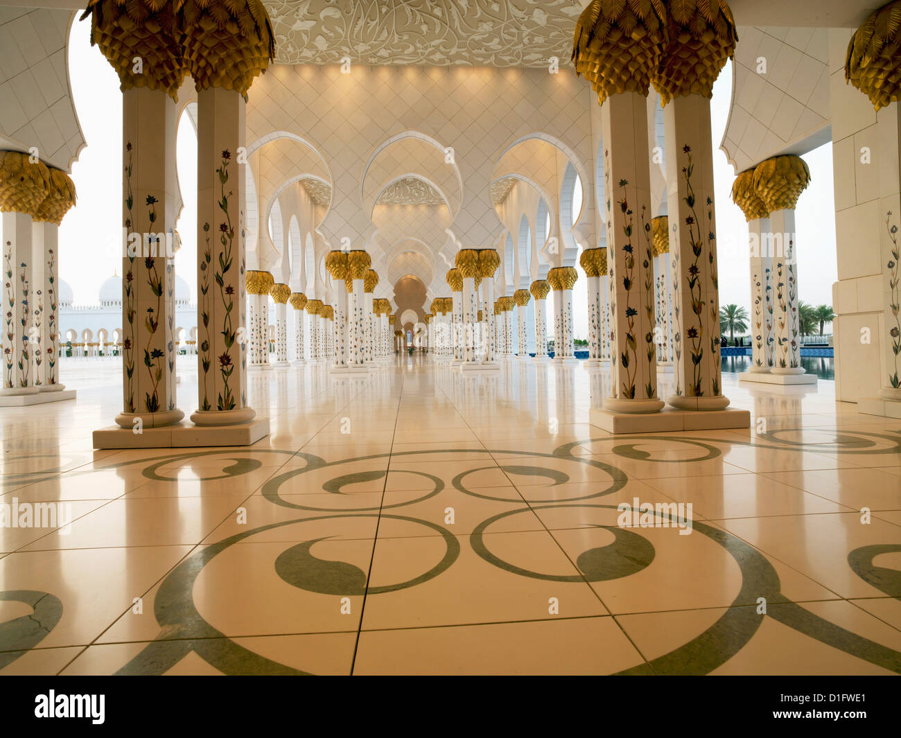 Sheikh Zayed Mosque, Abu Dhabi, United Arab Emirates, Middle East Stock ...