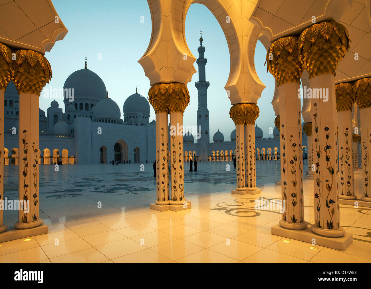 Sheikh zayed hi-res stock photography and images - Alamy