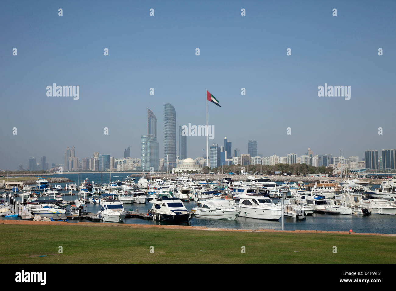Middle east group people cityscape hi-res stock photography and images ...