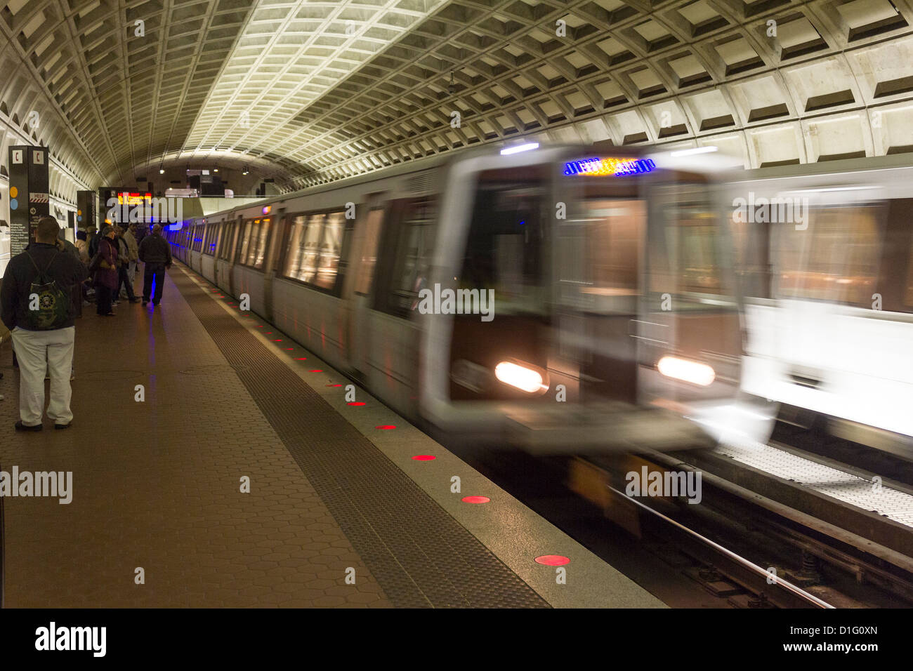 Washington dc metro train hi-res stock photography and images - Alamy
