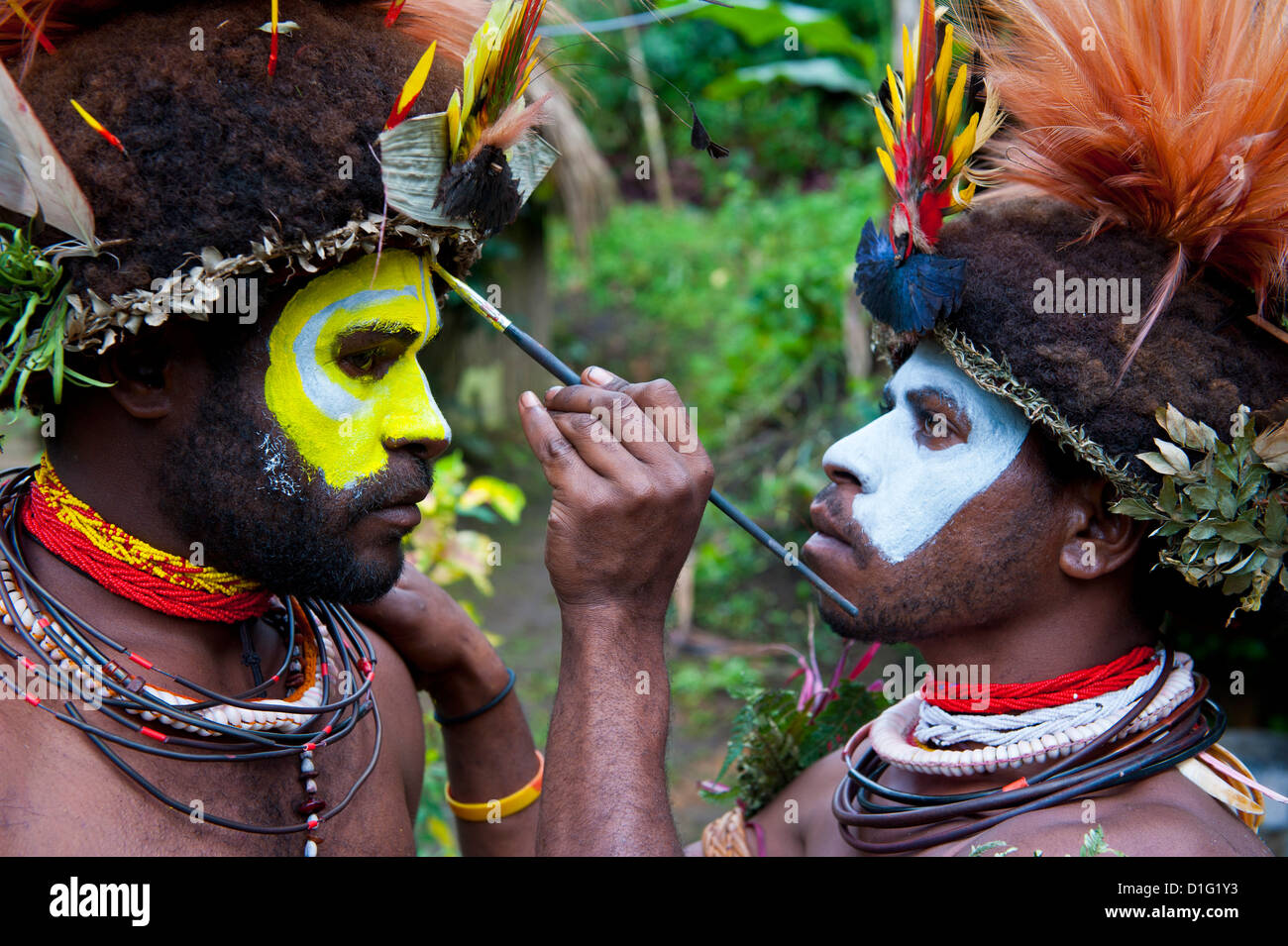 Tribesmen hi-res stock photography and images - Alamy