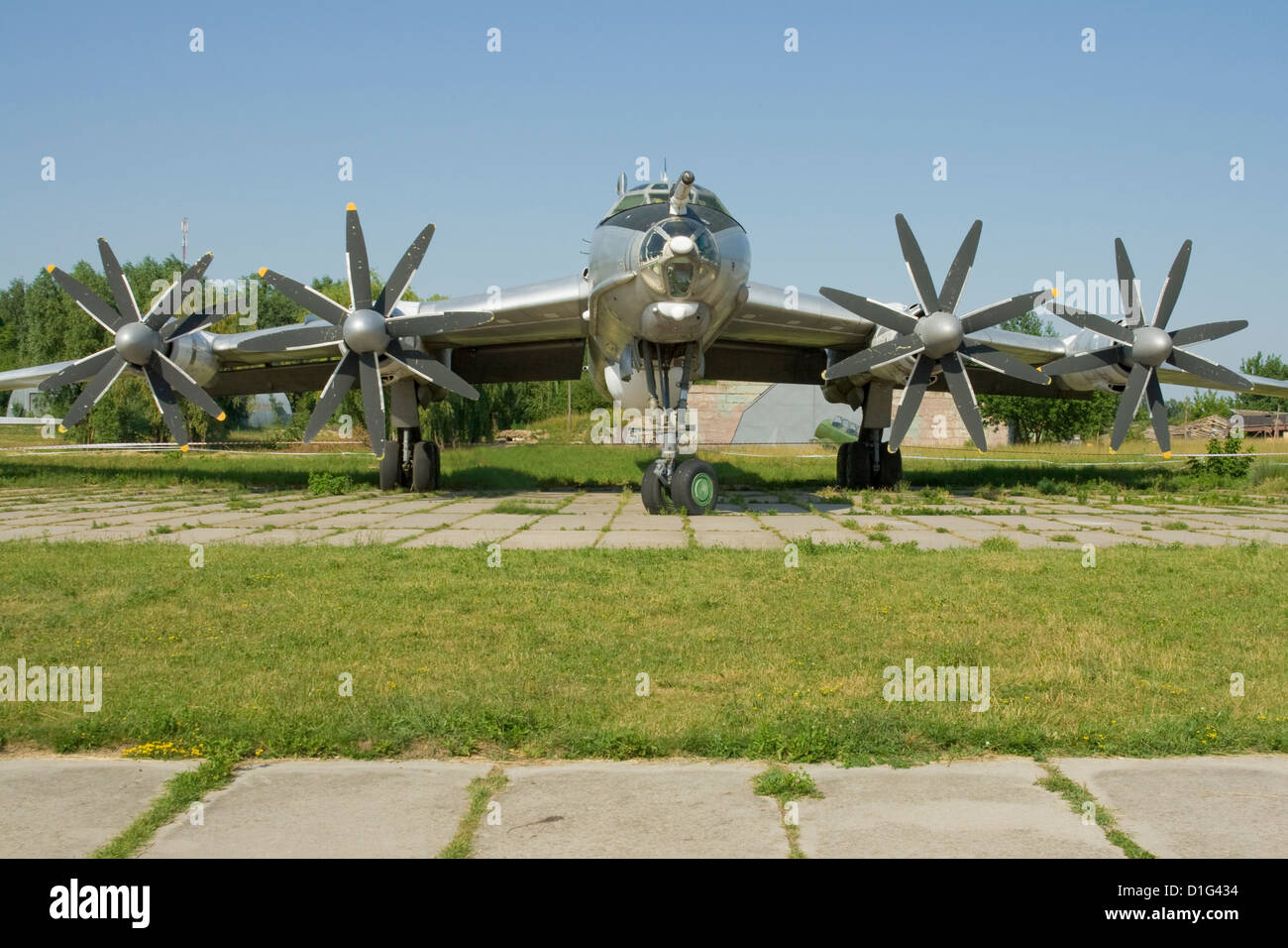 Former anti submarine warfare airplane hi-res stock photography and ...