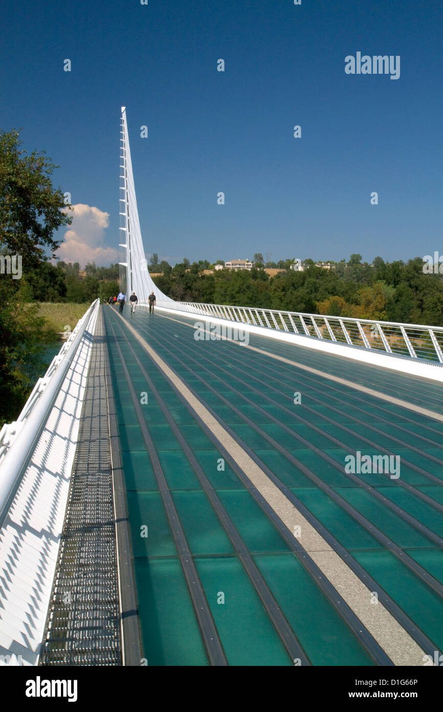 The Sundial Bridge at Turtle Bay spanning the Sacramento River in ...