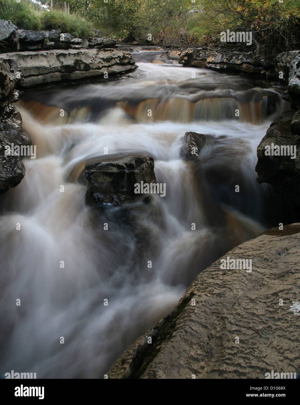Small limestone waterfall in Swaledale, North Yorkshire Stock Photo - Alamy