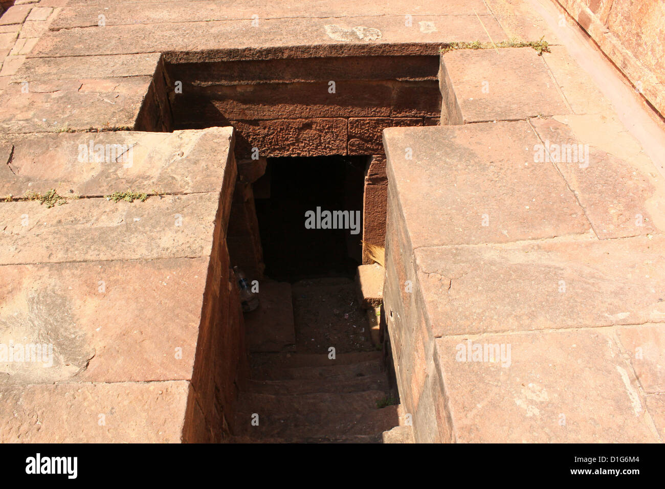 Underground fort hi-res stock photography and images - Alamy