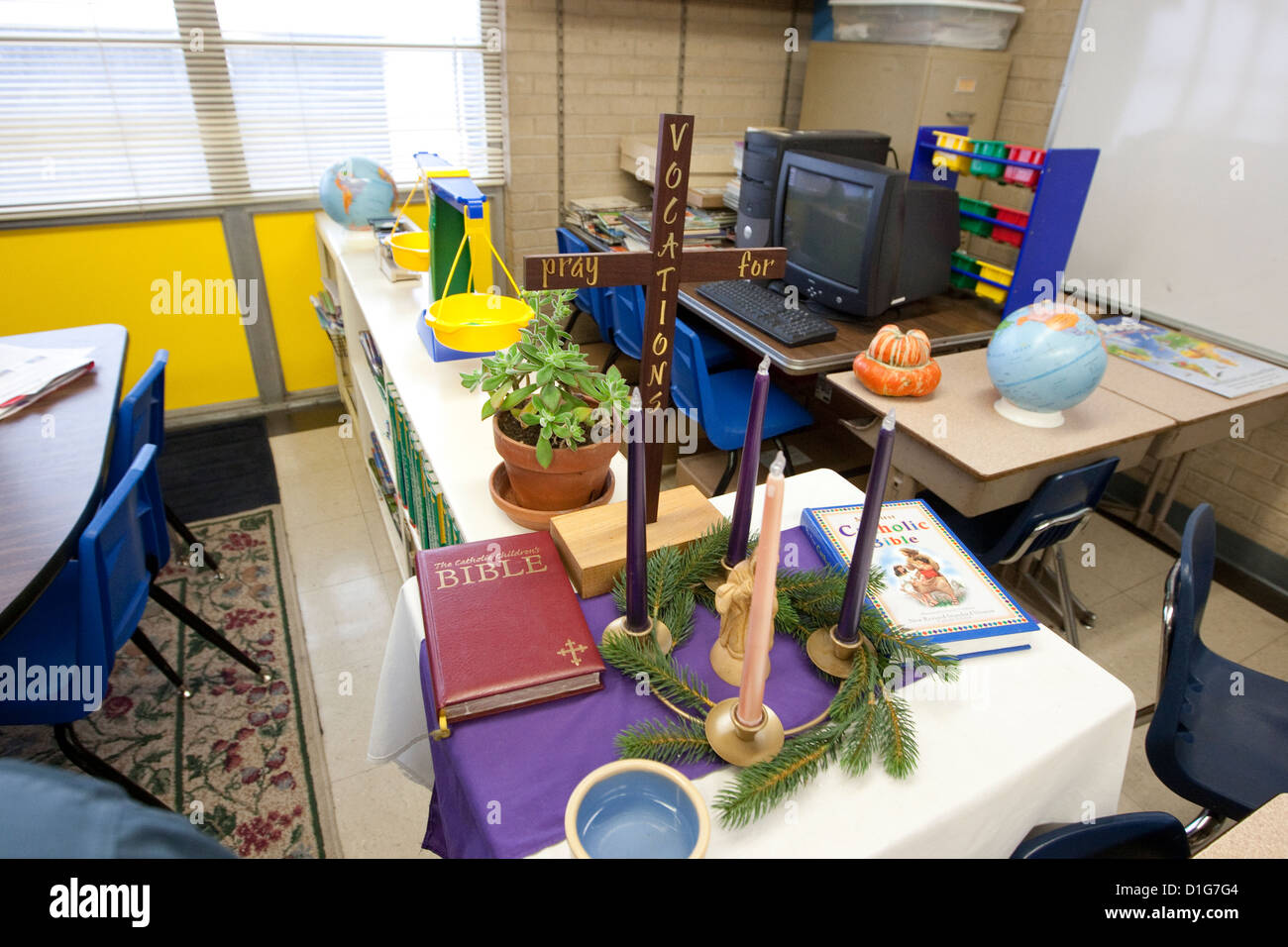 Catholic school classroom hi-res stock photography and images - Alamy
