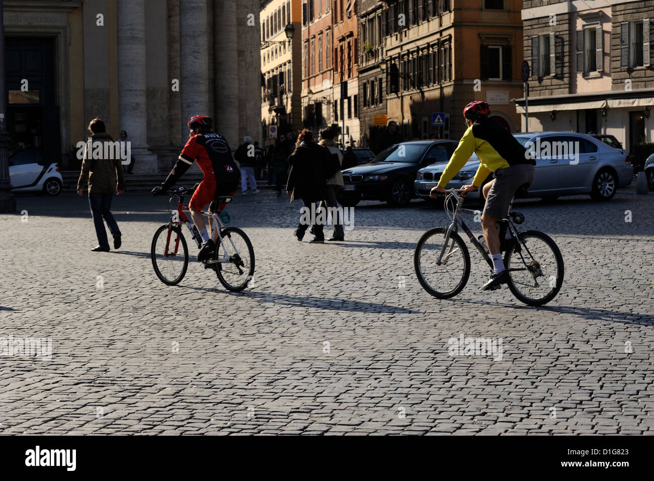 Bikes street italy hi-res stock photography and images - Alamy