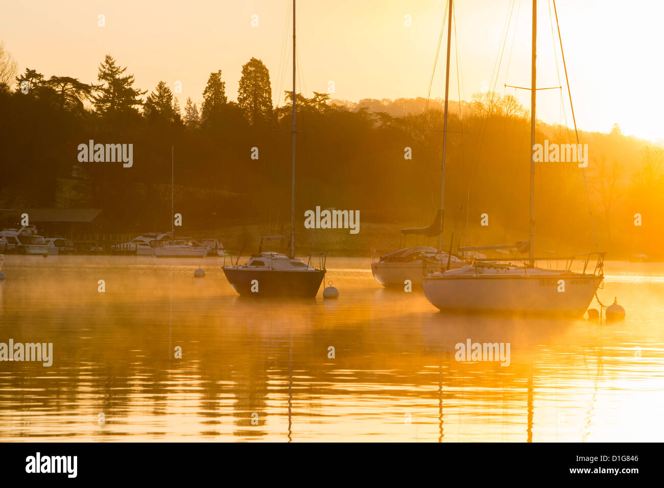 Sailing boats on Lake Windermere at Waterhead, Ambleside, Lake District ...