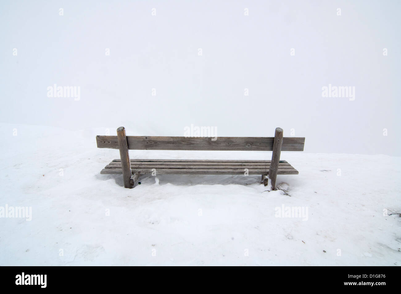 Park bench from behind hi-res stock photography and images - Alamy