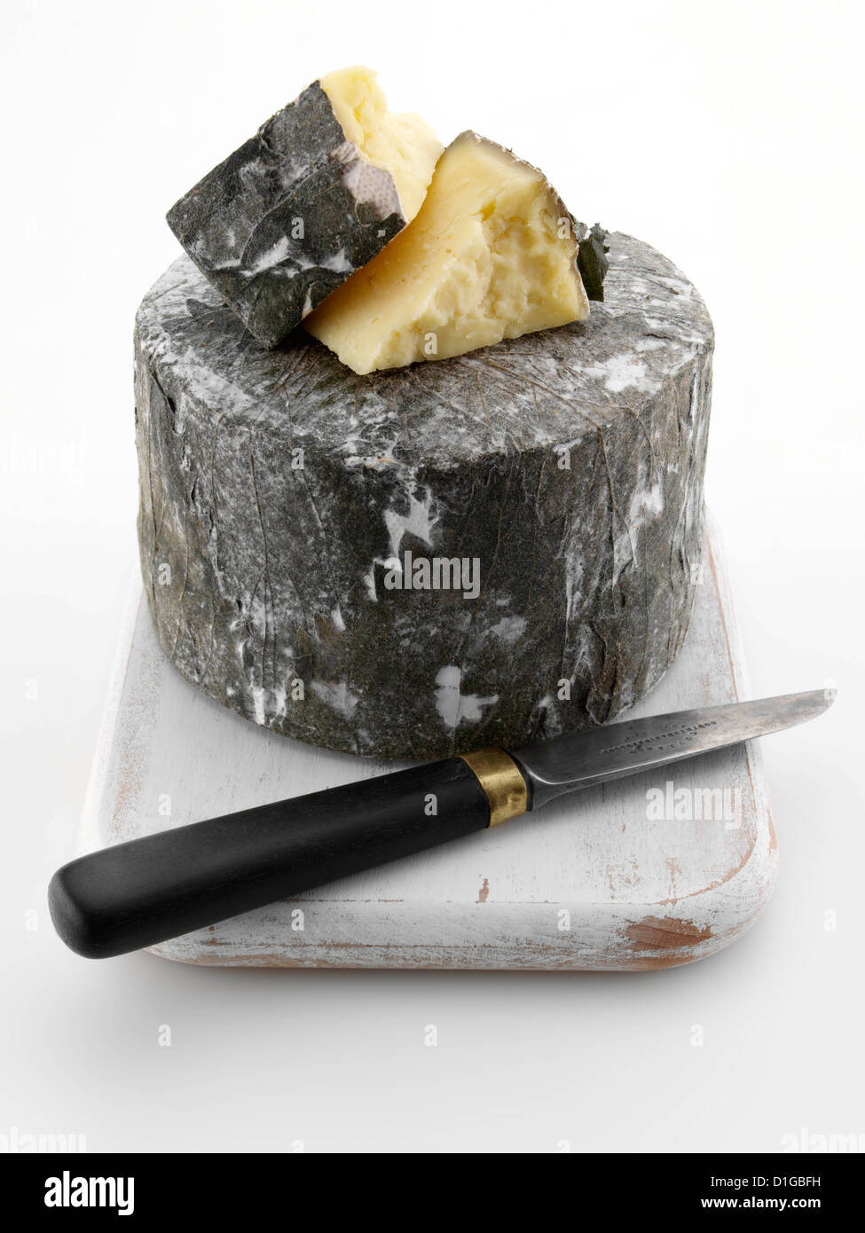 Cornish Yarg cheese nettle wrapped truckle Stock Photo - Alamy
