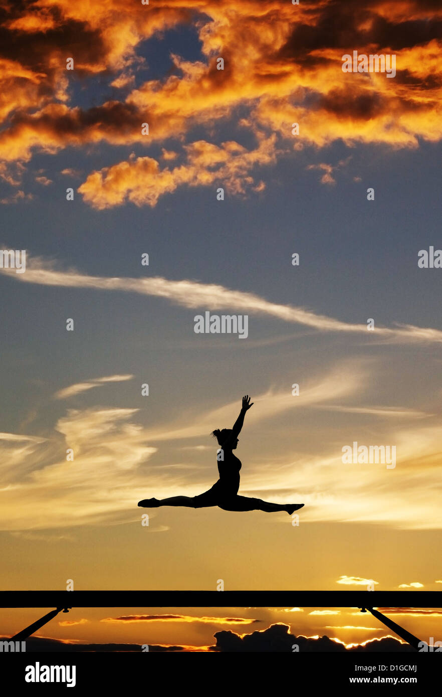 Gymnast splits beam hi-res stock photography and images - Alamy