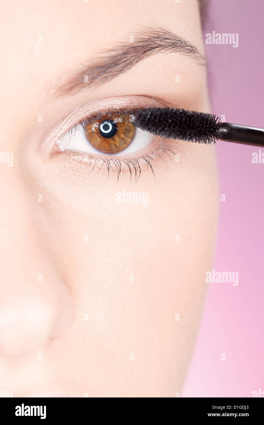 Eyelid mascara hi-res stock photography and images - Alamy