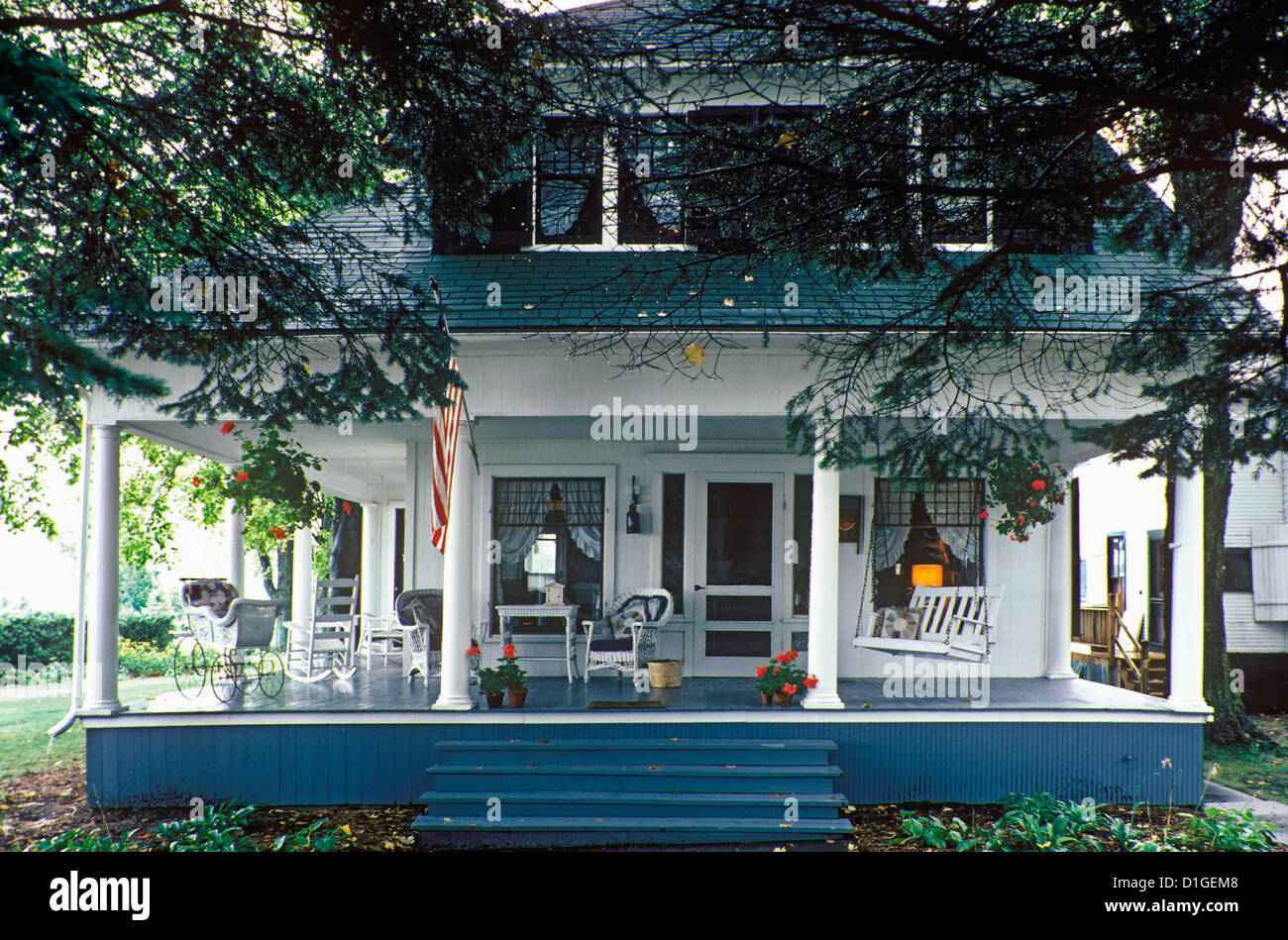 Dormer cottage hi-res stock photography and images - Alamy