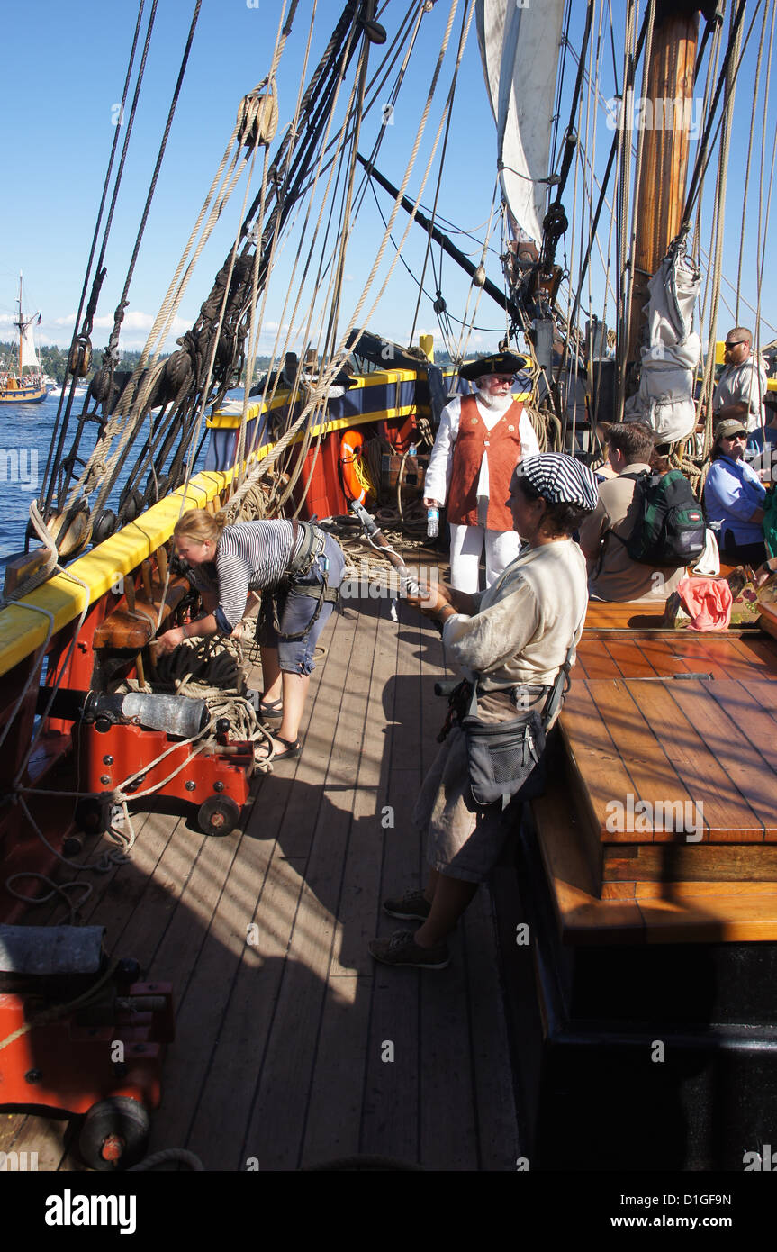 Rigging crew hi-res stock photography and images - Alamy