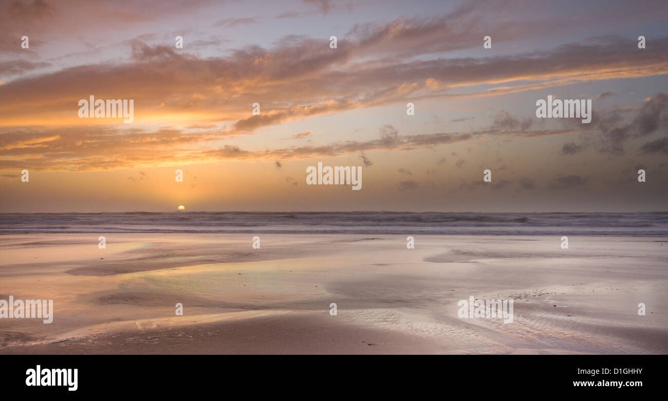 Cornwall beach sunset hi-res stock photography and images - Alamy