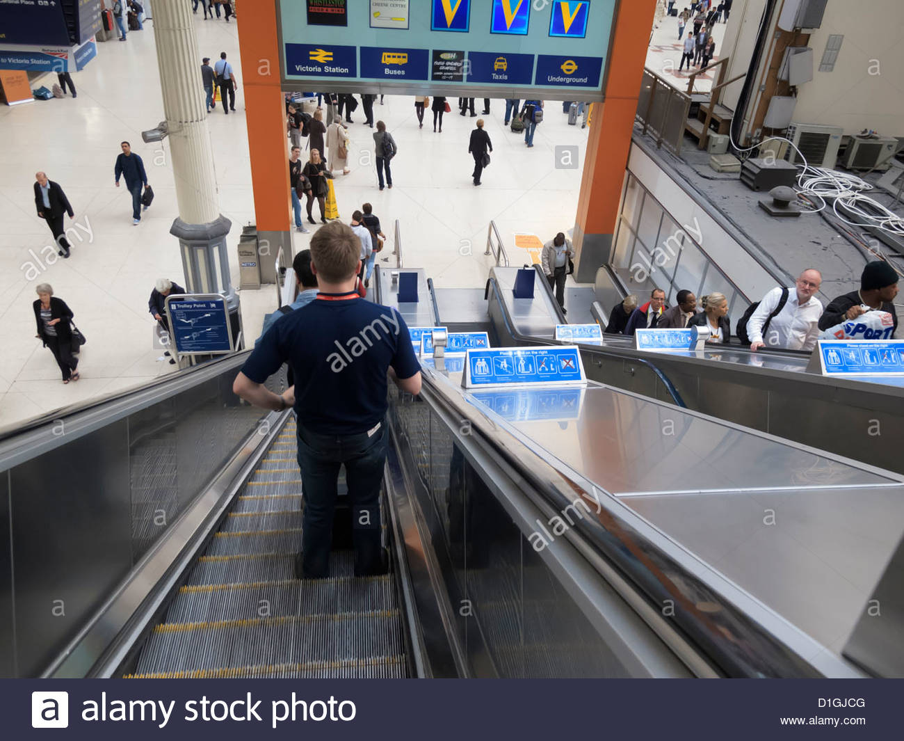Inside Victoria Station London England Stock Photos & Inside Victoria ...