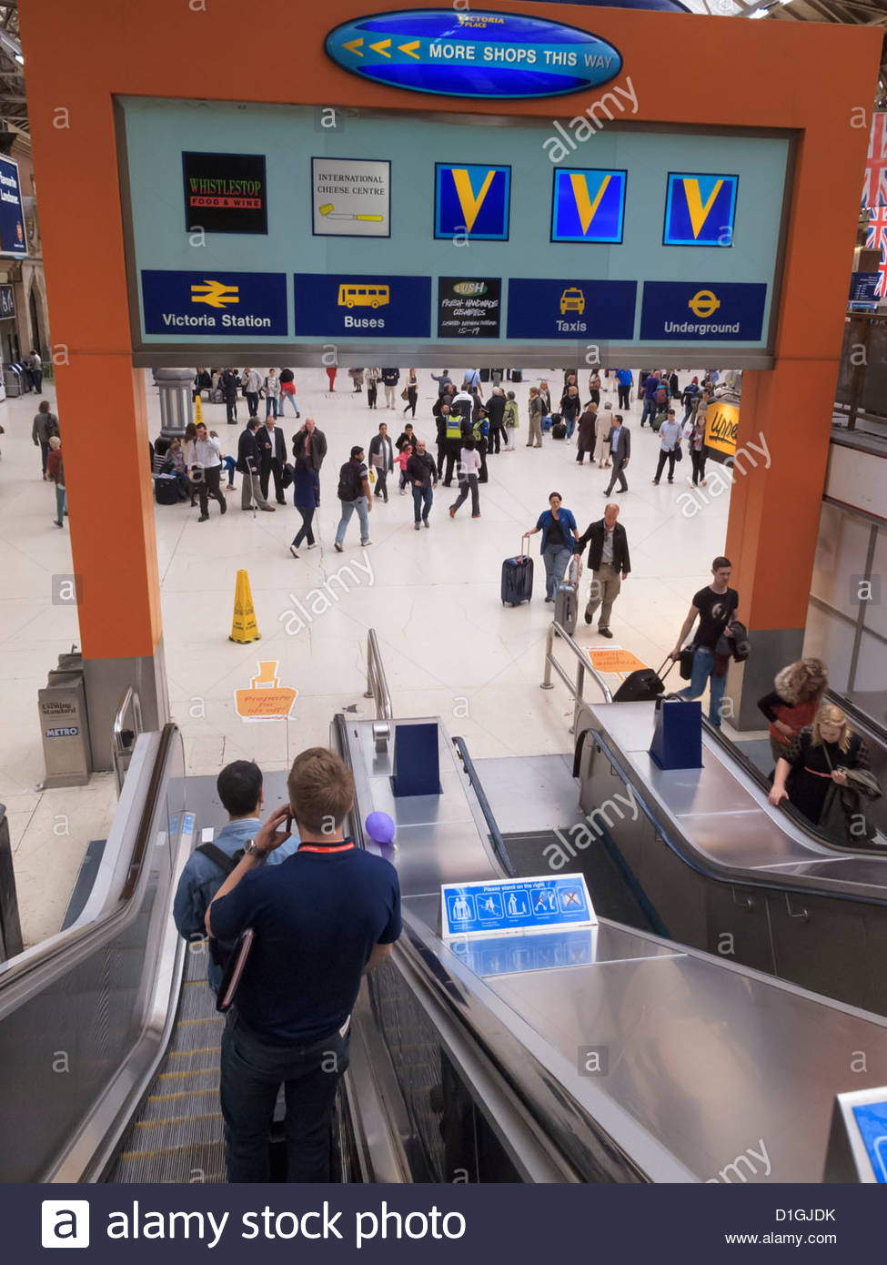 Inside Victoria Station London England Stock Photos & Inside Victoria ...
