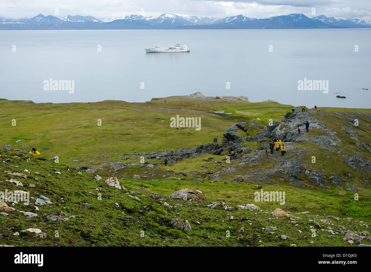 Svalbard scenery hi-res stock photography and images - Alamy