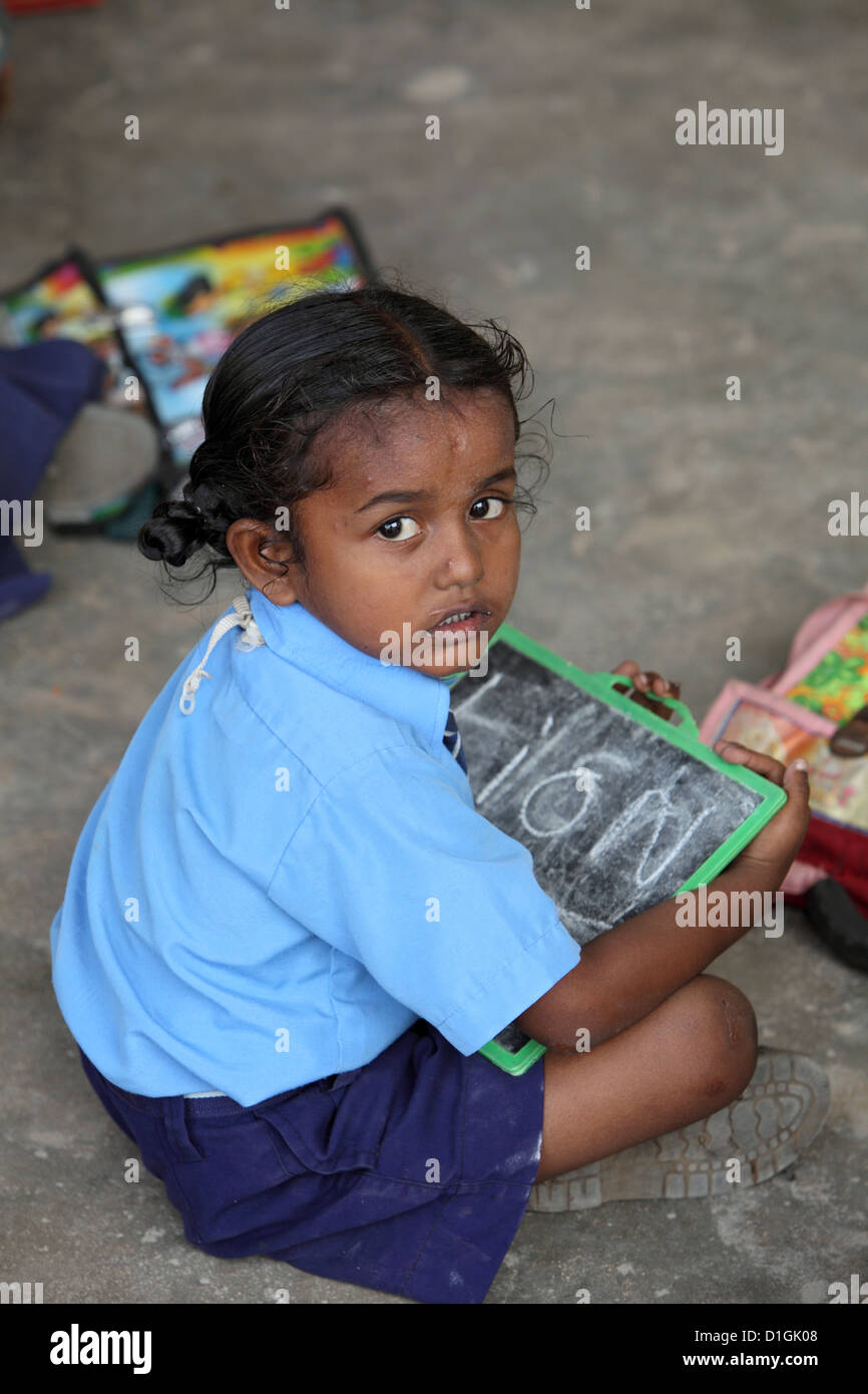 Outdoor classroom india hi-res stock photography and images - Alamy