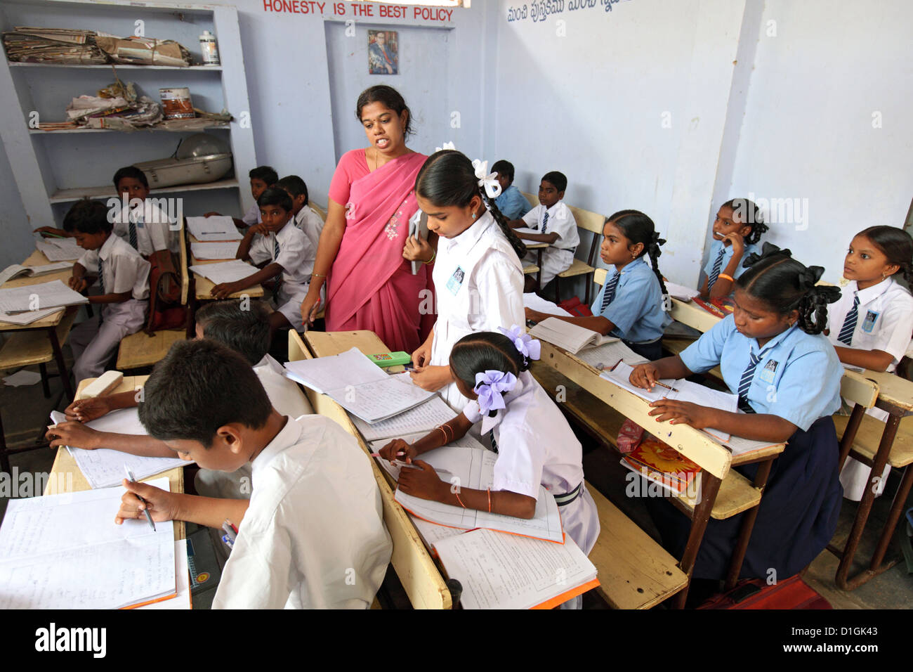 Listen to teacher hi-res stock photography and images - Alamy