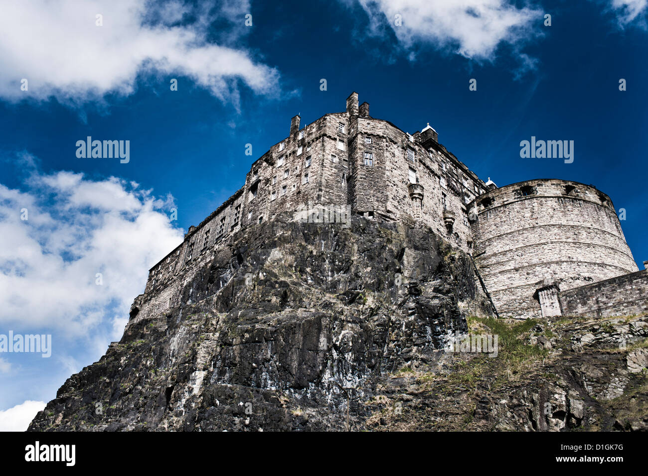 Old edinburgh castle image hi-res stock photography and images - Alamy
