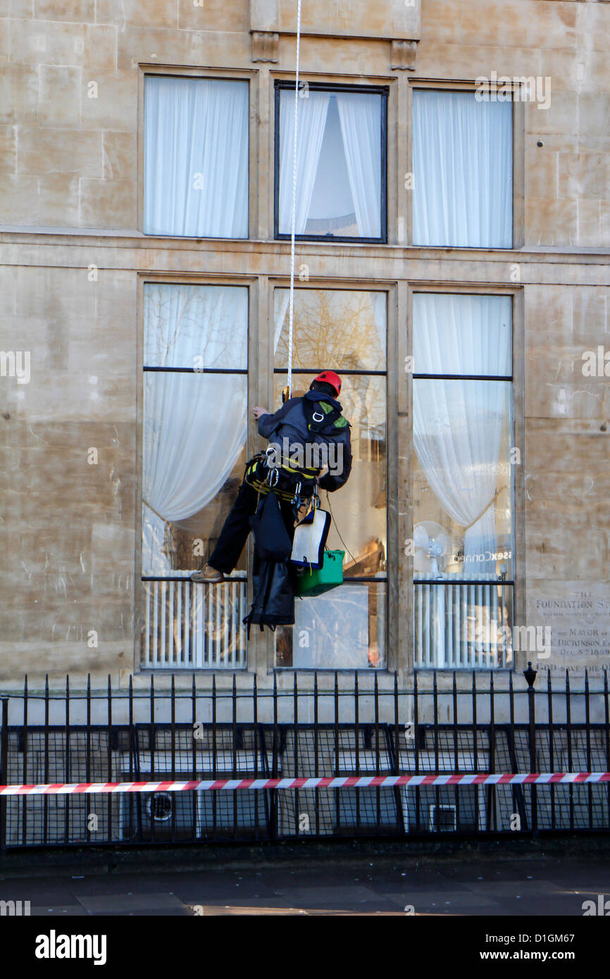 Abseiling a building hi-res stock photography and images - Alamy