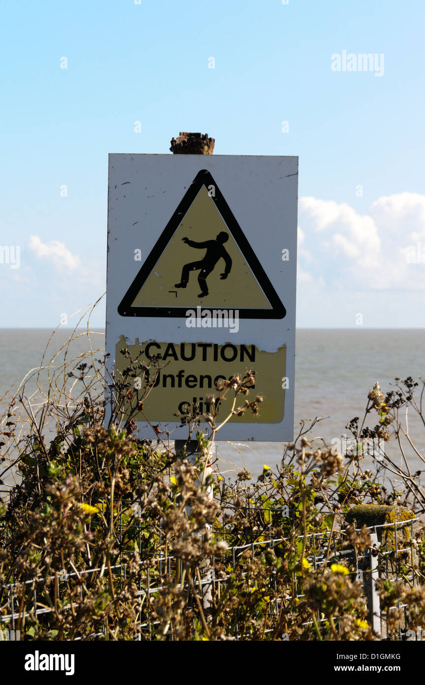 Dangerous cliff warning sign hi-res stock photography and images - Alamy