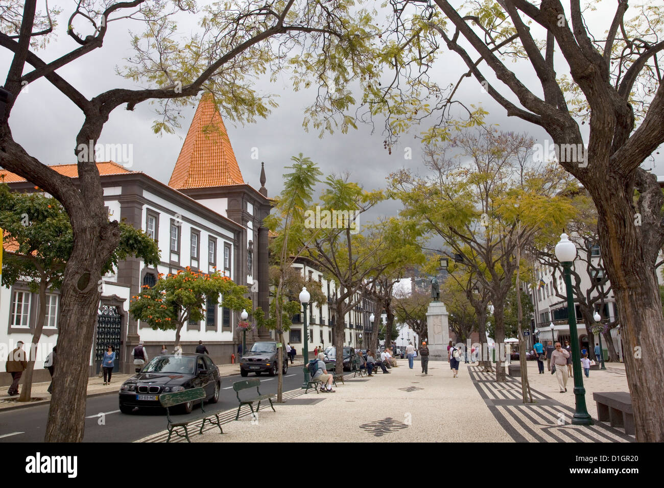 Avenida arriaga funchal madeira street hi-res stock photography and ...