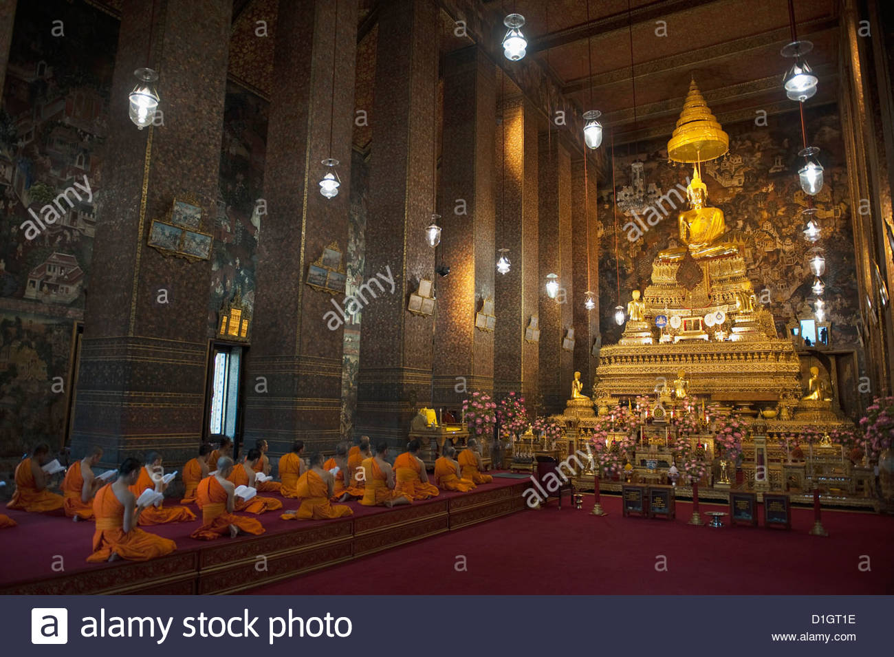 Asian Praying Stock Photos & Asian Praying Stock Images - Alamy