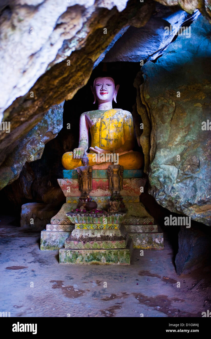 Buddha hidden in the Tham Sang Caves, Vang Vieng, Laos, Indochina ...