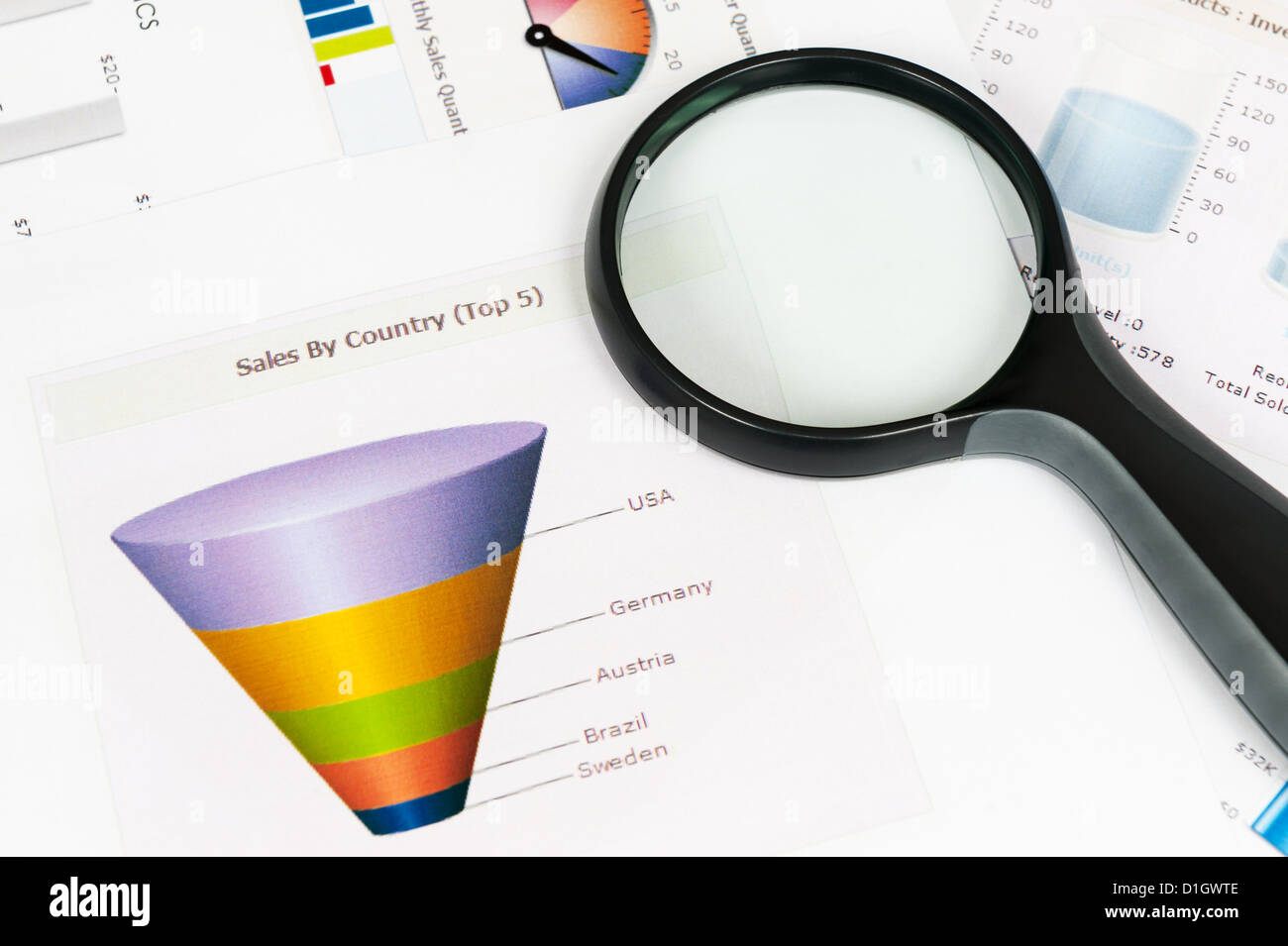 Magnifier and graph hi-res stock photography and images - Alamy