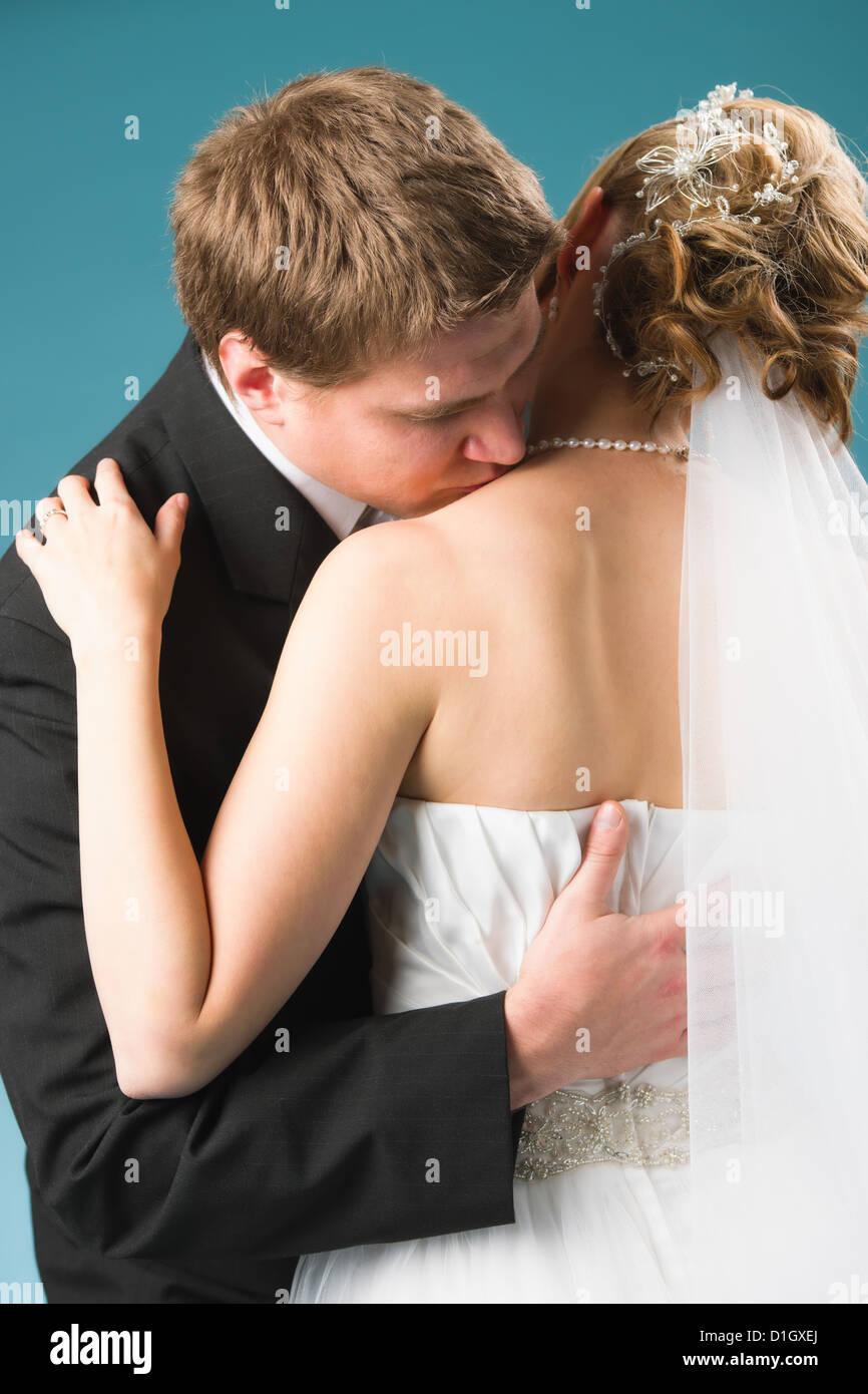 Kiss the bride hi-res stock photography and images - Alamy