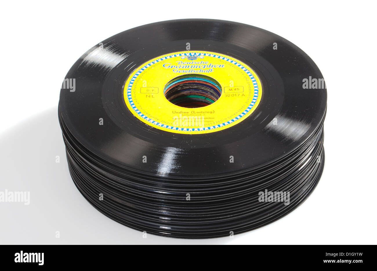 Old vinyl singles Stock Photo - Alamy
