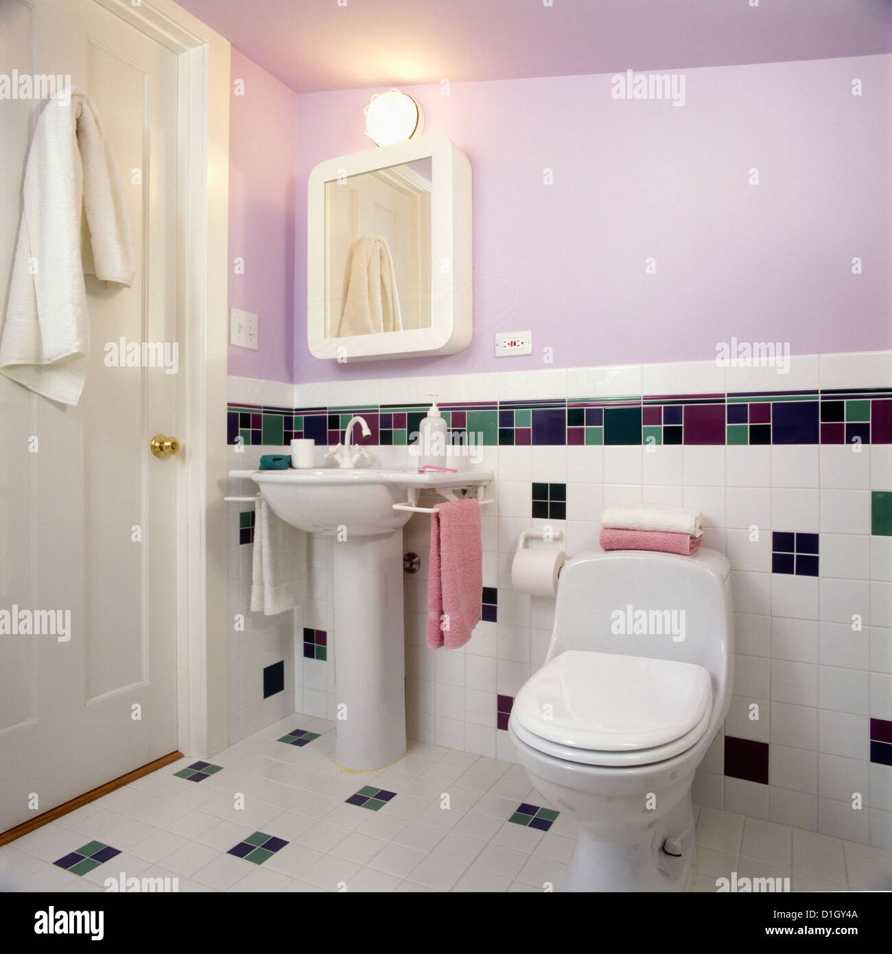 Tiled bath hi-res stock photography and images - Alamy
