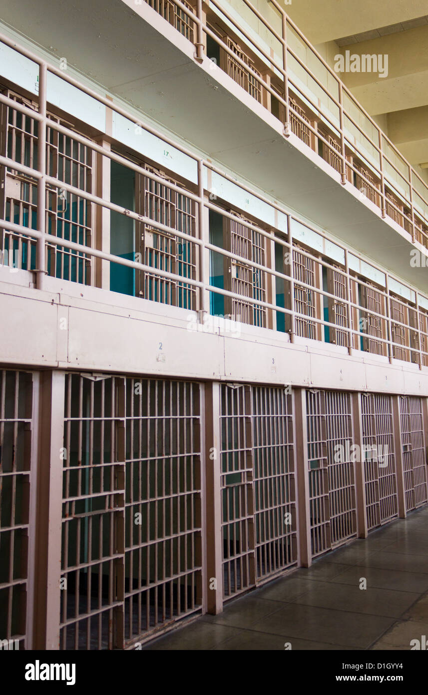 Row prison cells bars hi-res stock photography and images - Alamy