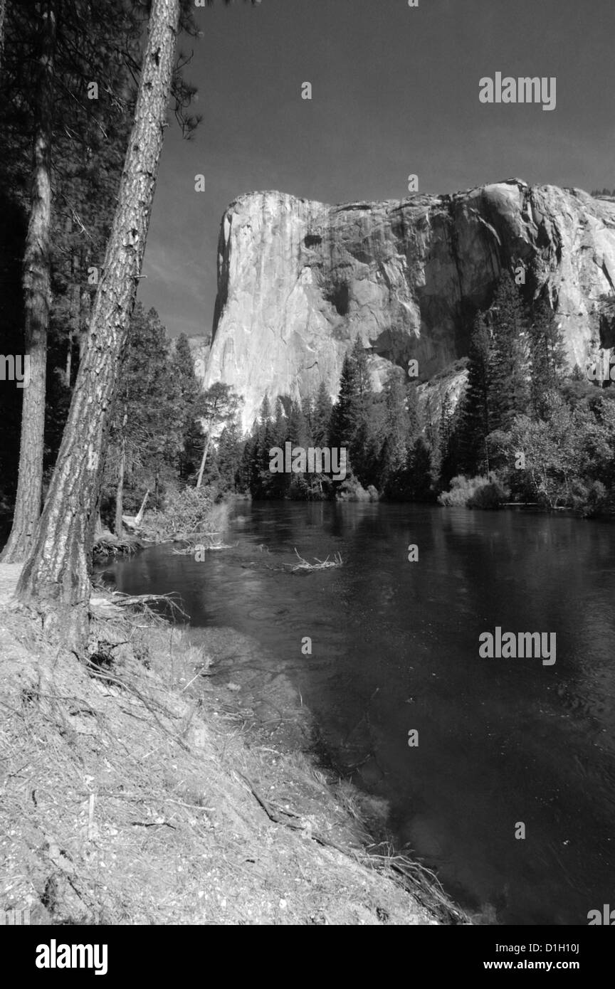 El capitan merced river Black and White Stock Photos & Images - Alamy