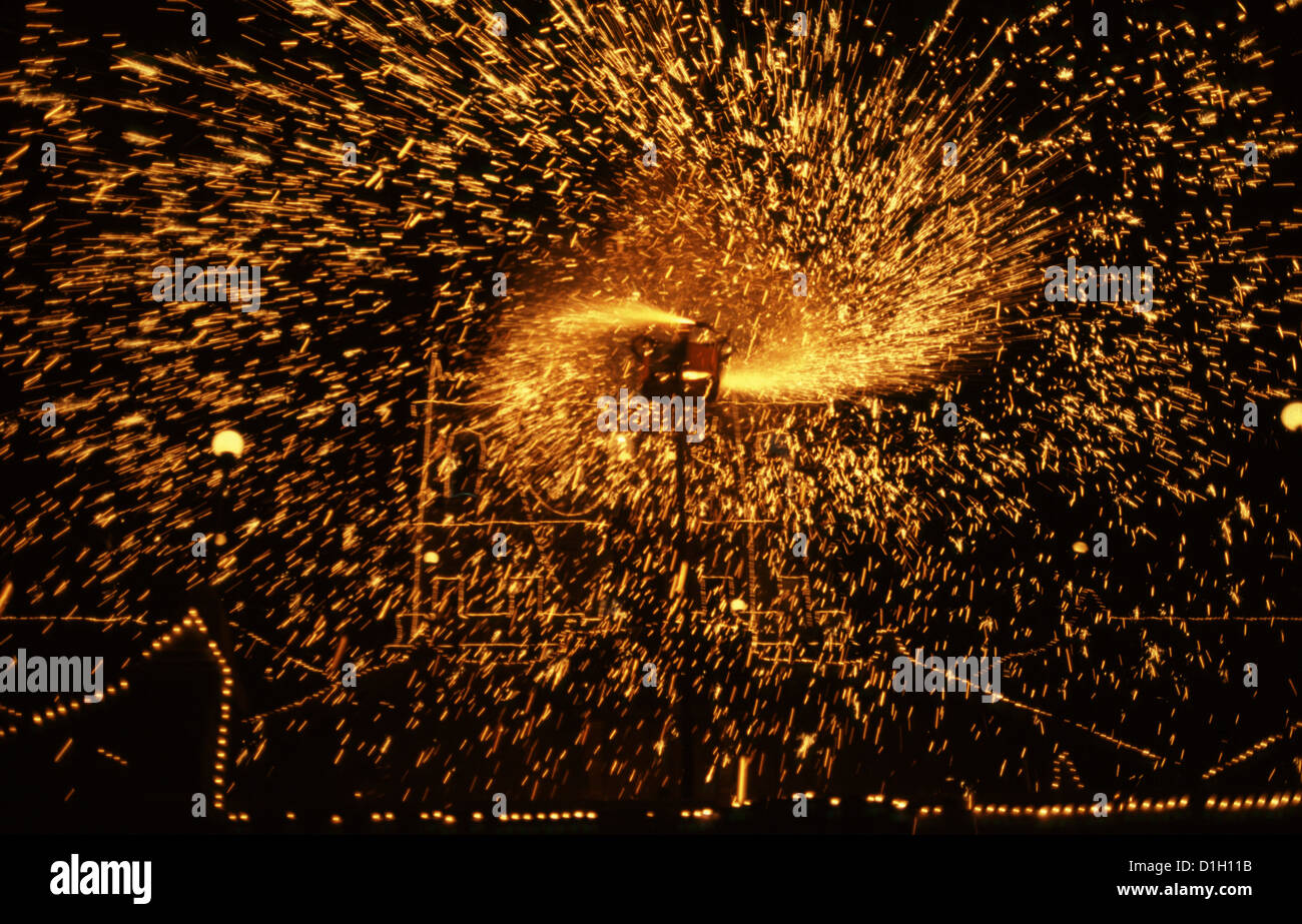 Firecracker explosive hi-res stock photography and images - Alamy