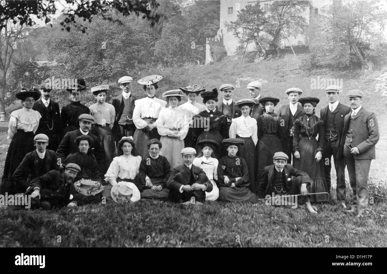 Edwardian family photo 1905 Black and White Stock Photos & Images - Alamy