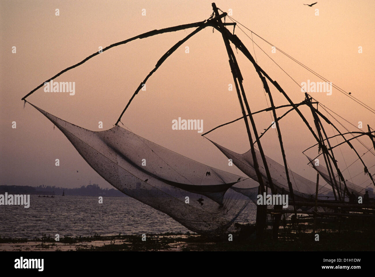 Shore operated lift nets hi-res stock photography and images - Alamy