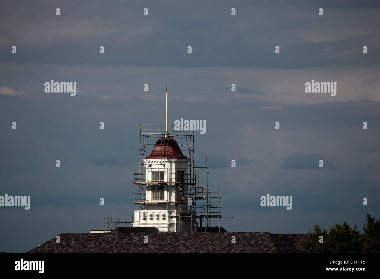 Renovation scaffolding on Love Library tower, on the University of ...