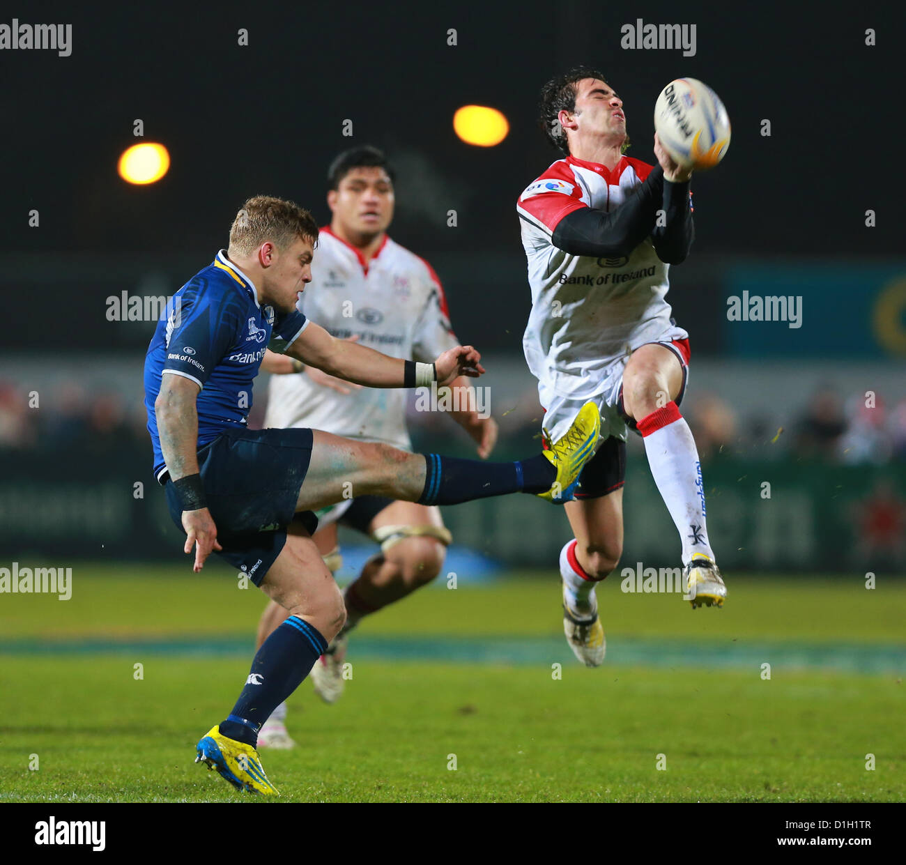 21.12.2012 Belfast,Northern Ireland. Ruan Pienaar (Ulster) charges down ...