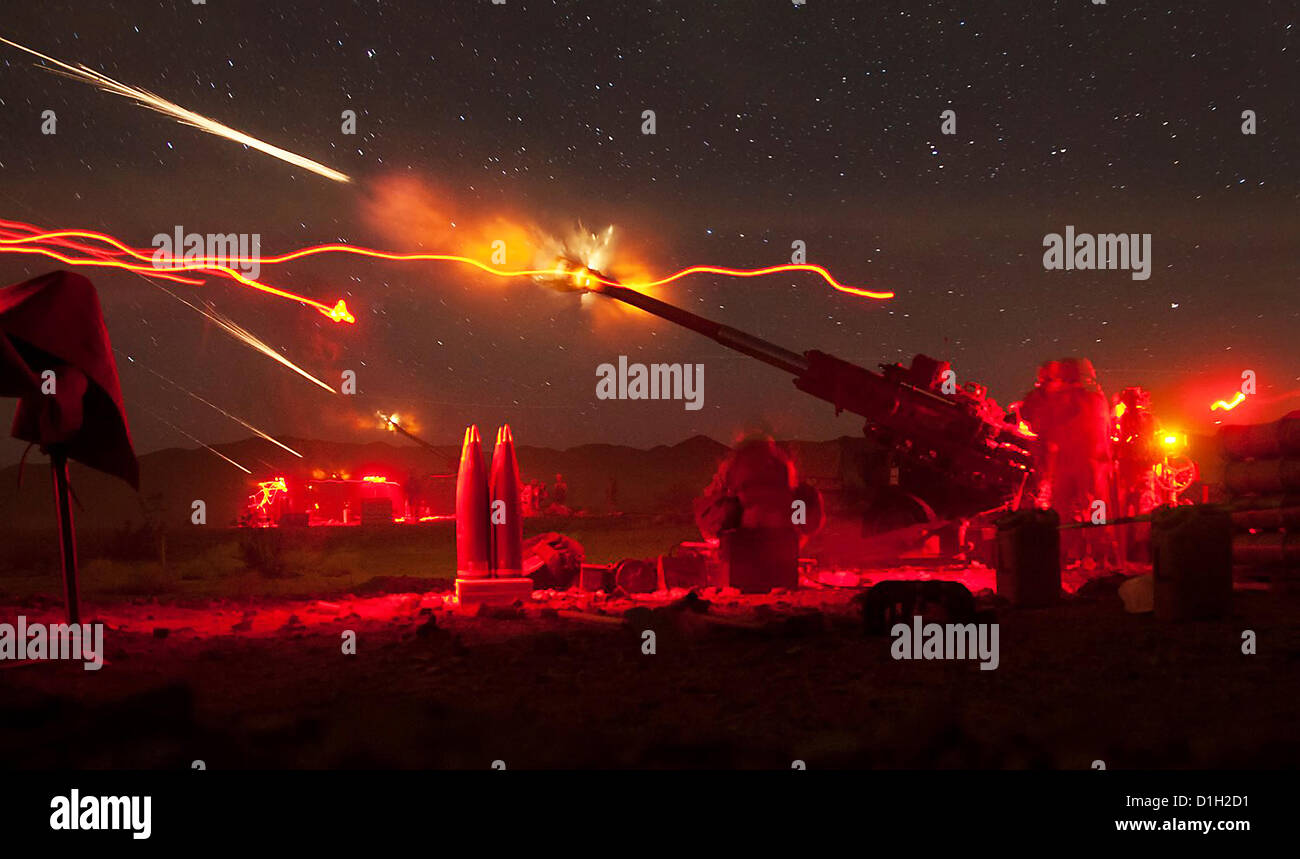 Howitzers hi-res stock photography and images - Alamy