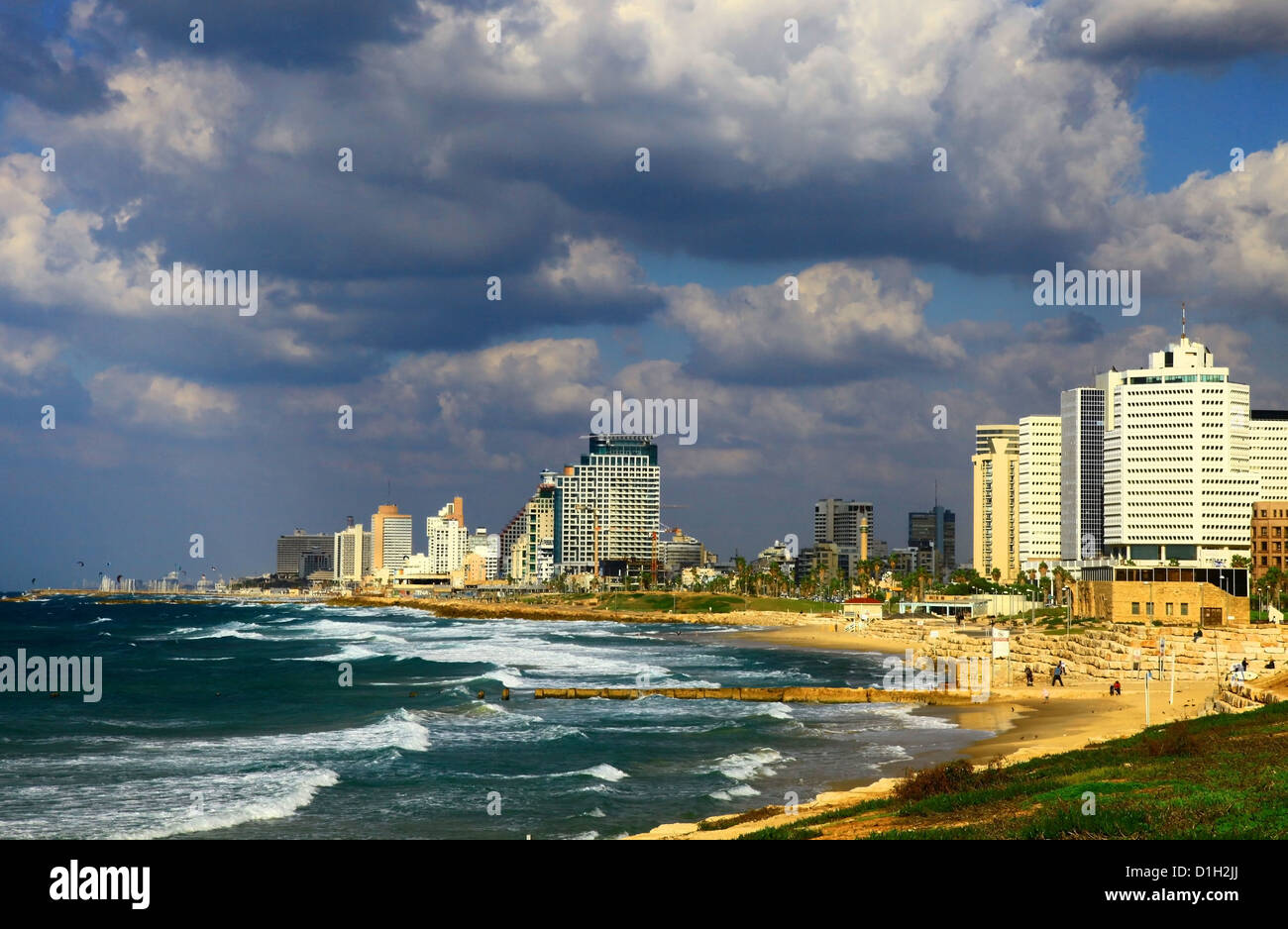 Israel tel aviv downtown skyline hi-res stock photography and images ...