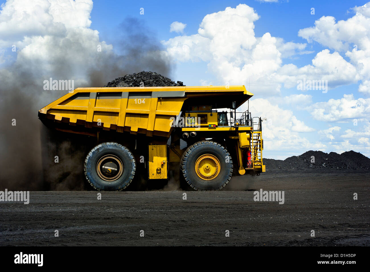 Mining truck close ups hi-res stock photography and images - Alamy