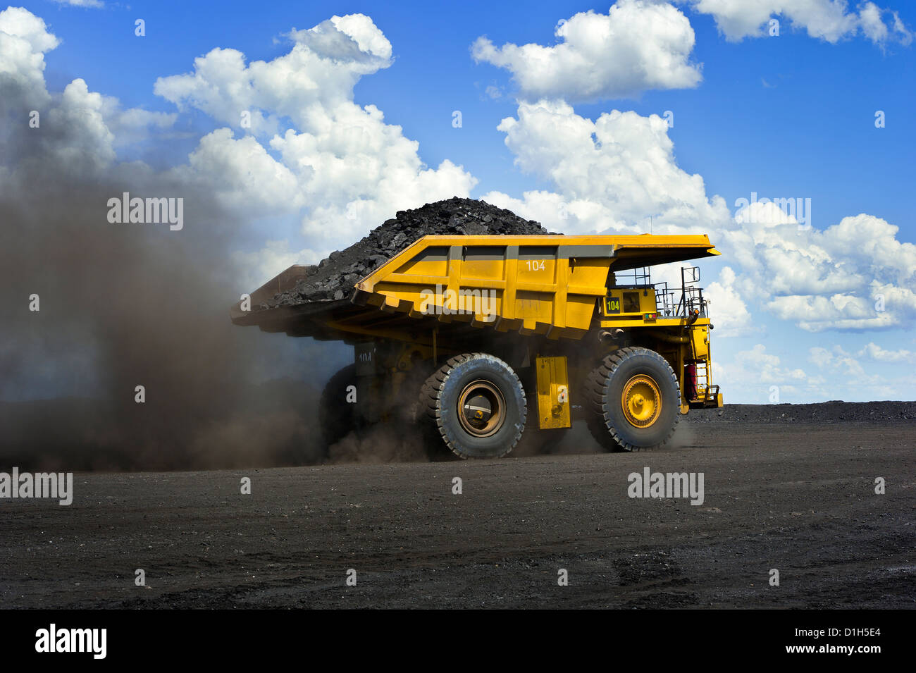 Dump truck coal mine hi-res stock photography and images - Alamy