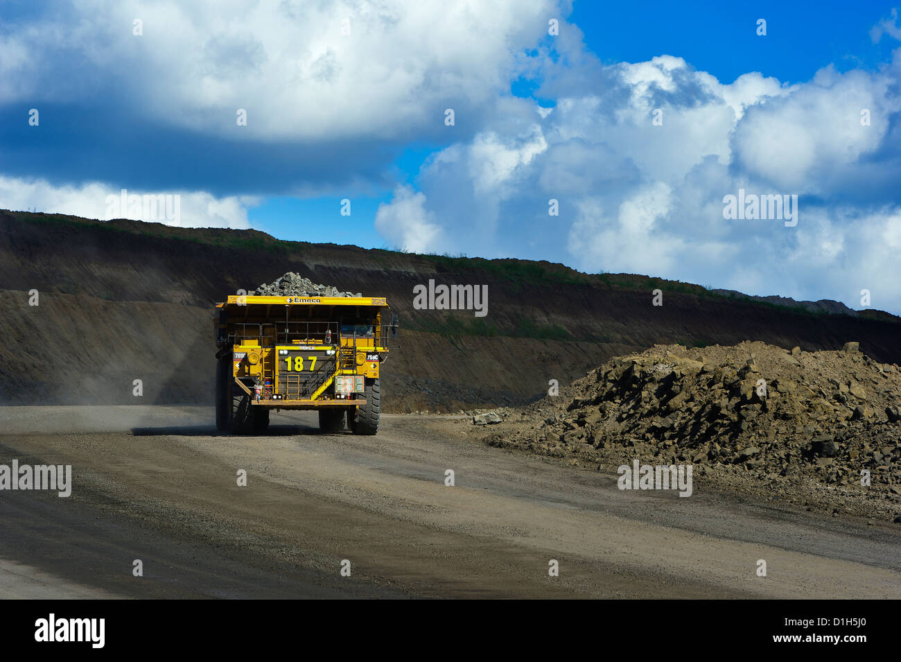Mining truck close ups hi-res stock photography and images - Alamy