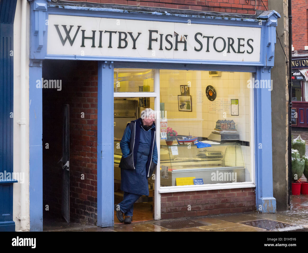 Fishmonger store hi-res stock photography and images - Alamy