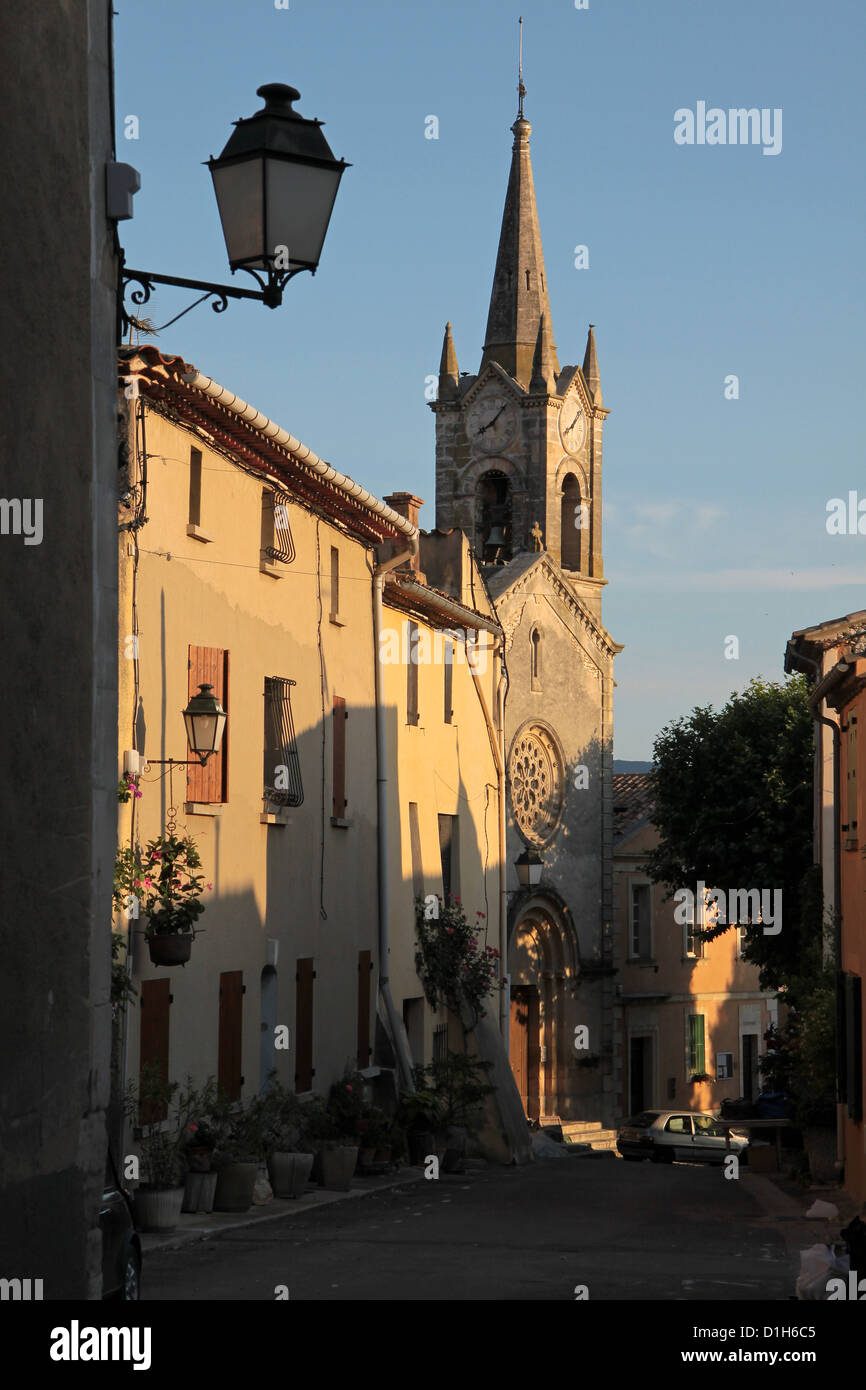 Villars in luberon provence france hi-res stock photography and images ...