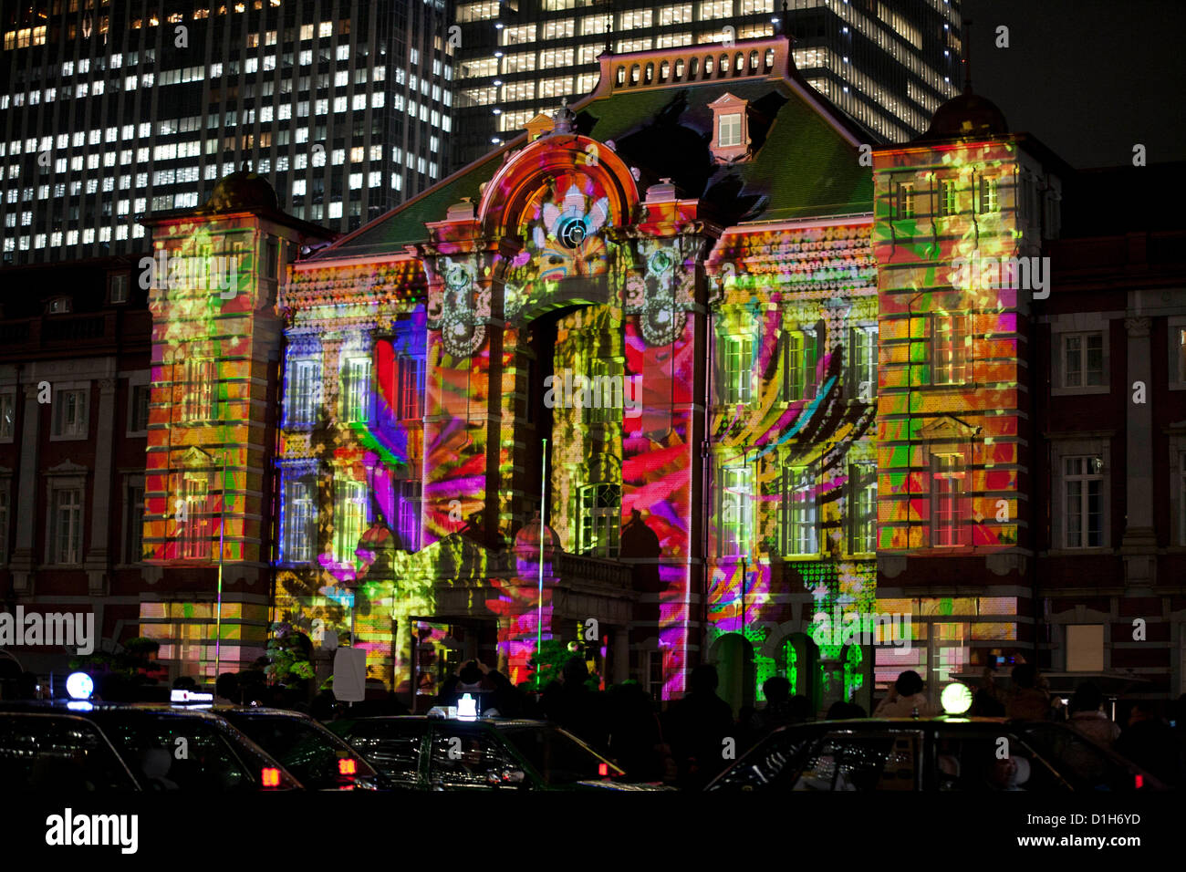 December 21, 2012, Tokyo, Japan - Visitors look at the projection ...